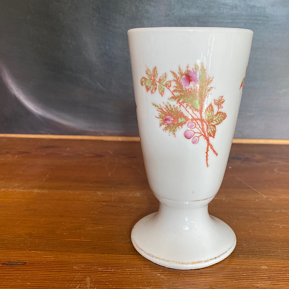 Mazagran with cactus flowers from Bellevue Vintage