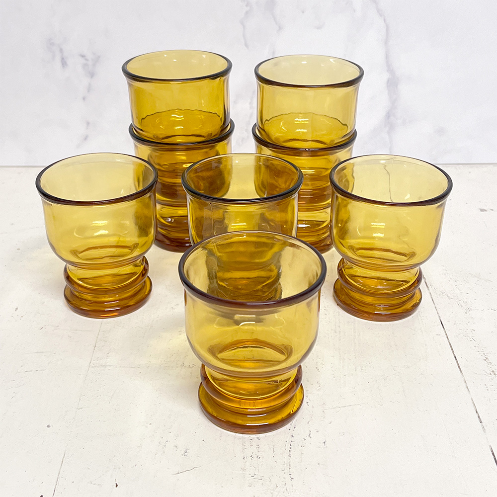 Fransk Pernodglas i ravfarve fra Bellevue Vintage